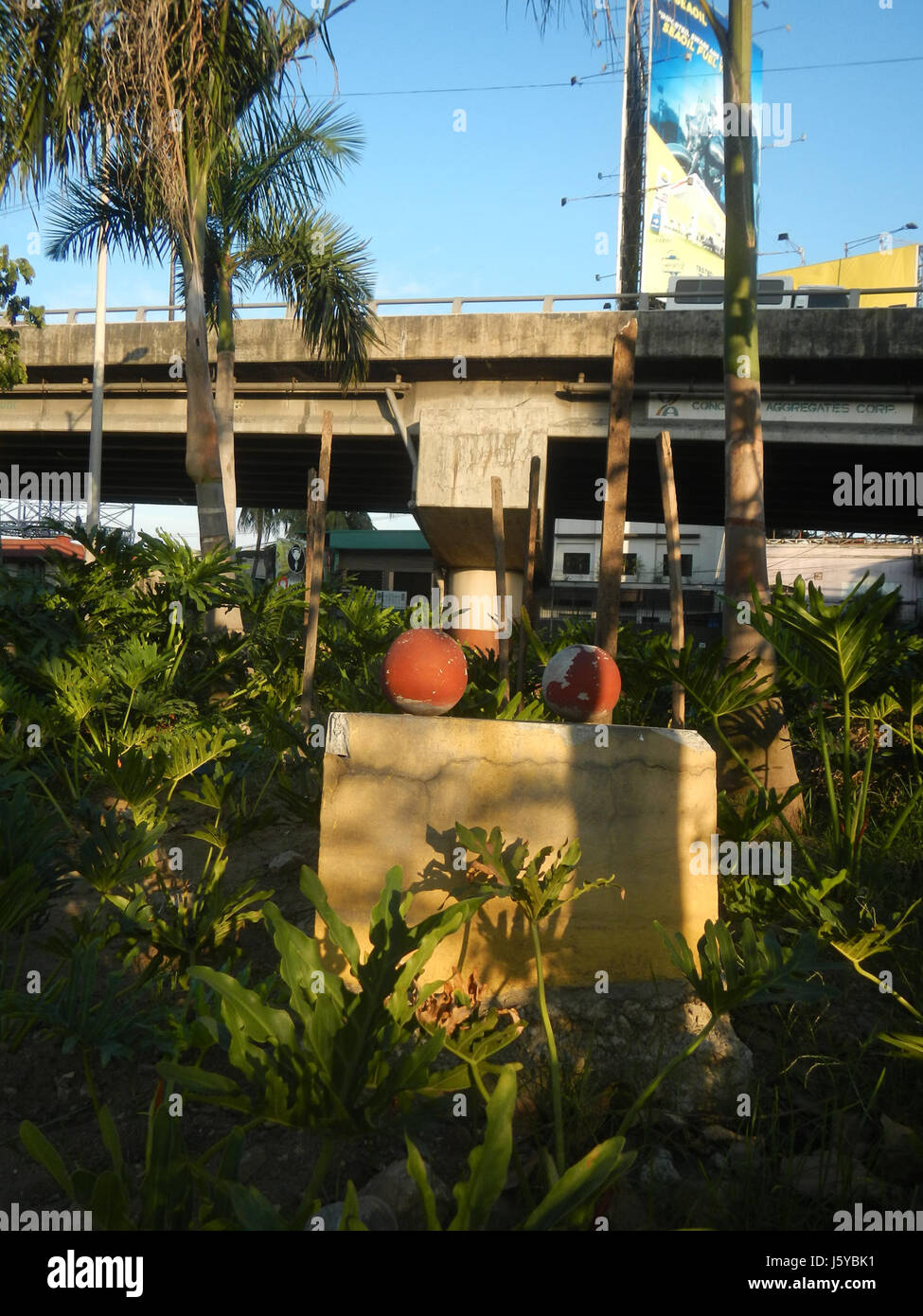 The Circumferential Road 12, with the Bagong Ilog Pasig Boulevard ...