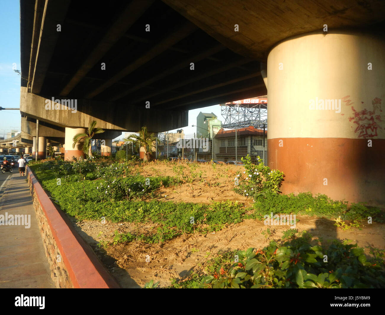 The 01142 Circumferential Road 44 photograph showcases the Bagong Ilog ...