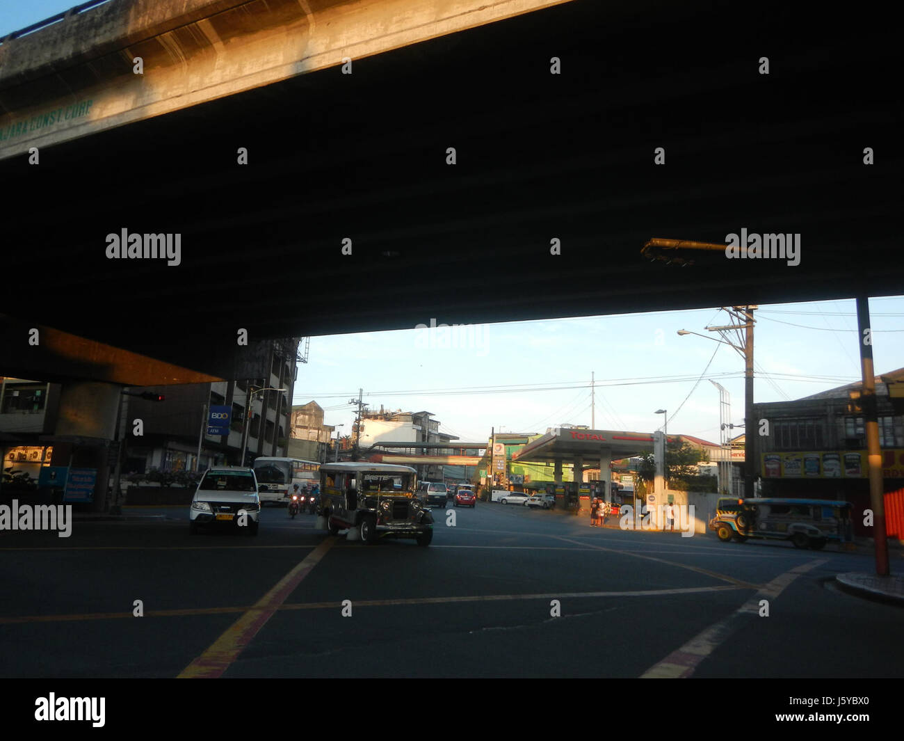 This image shows the Circumferential Road 27 in Pasig, Manila, with the ...