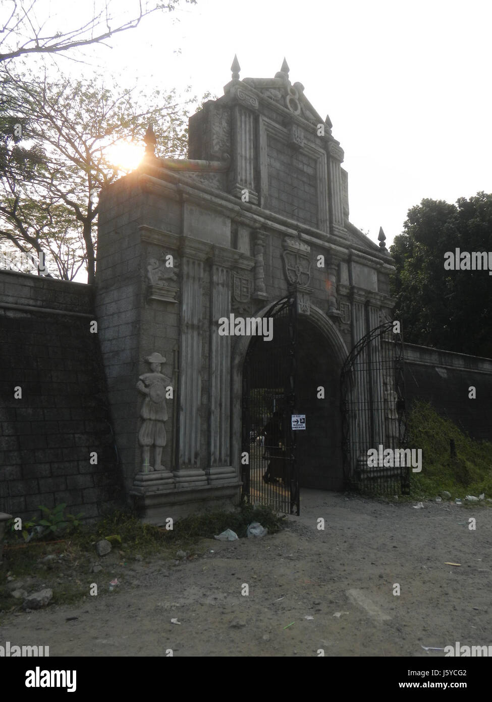 This image features Santa Mesa, a district in Manila, highlighting the ...
