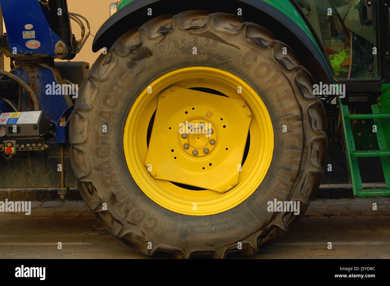 truck lorry tyre tire tyres construction site tractor truck lorry tyre ...