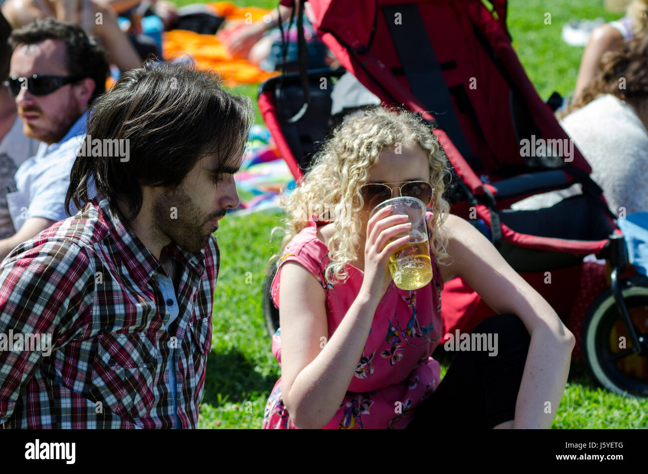 Summer music festival audience crowd Stock Photo - Alamy