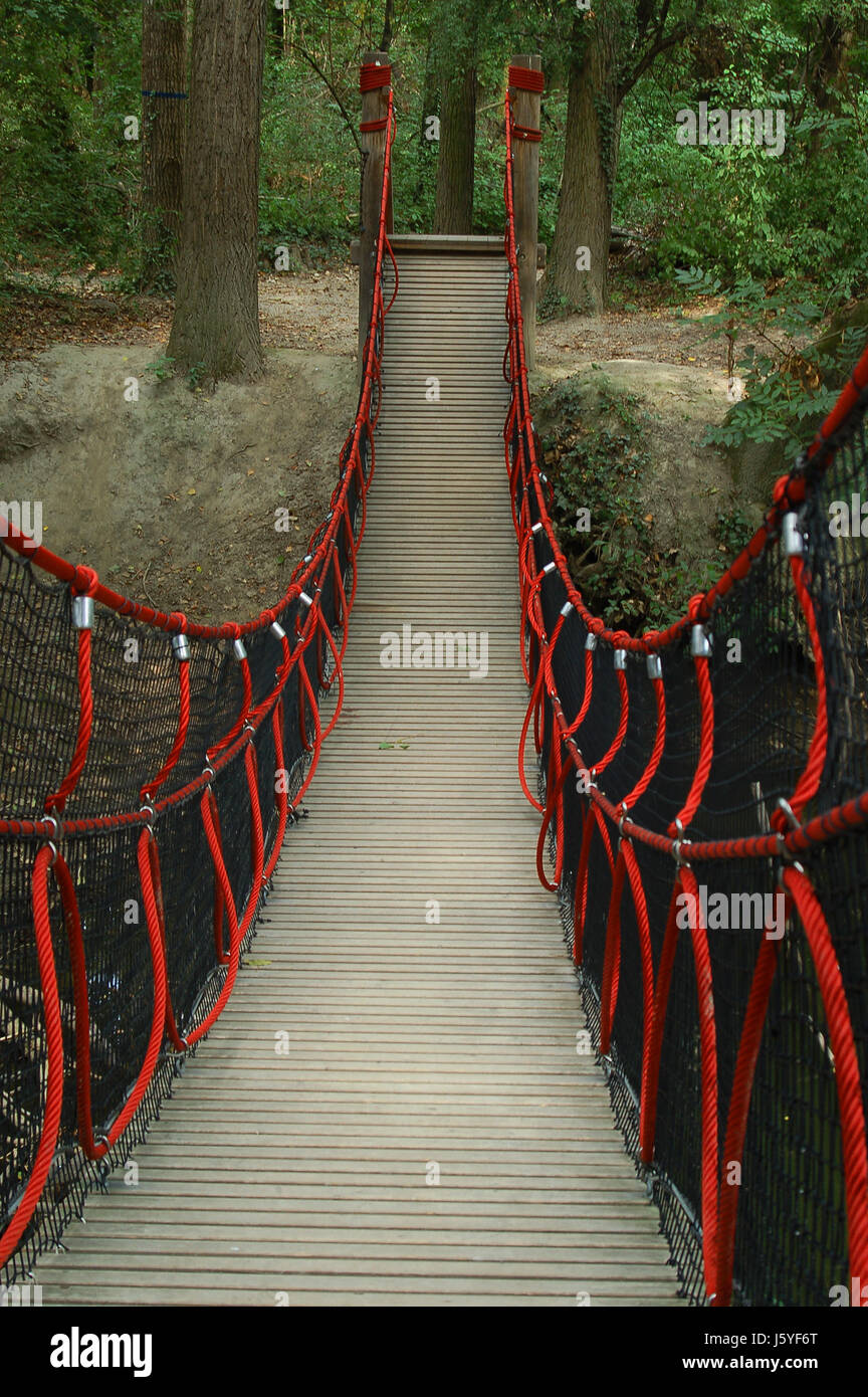 Bridge oscillations hi-res stock photography and images - Alamy