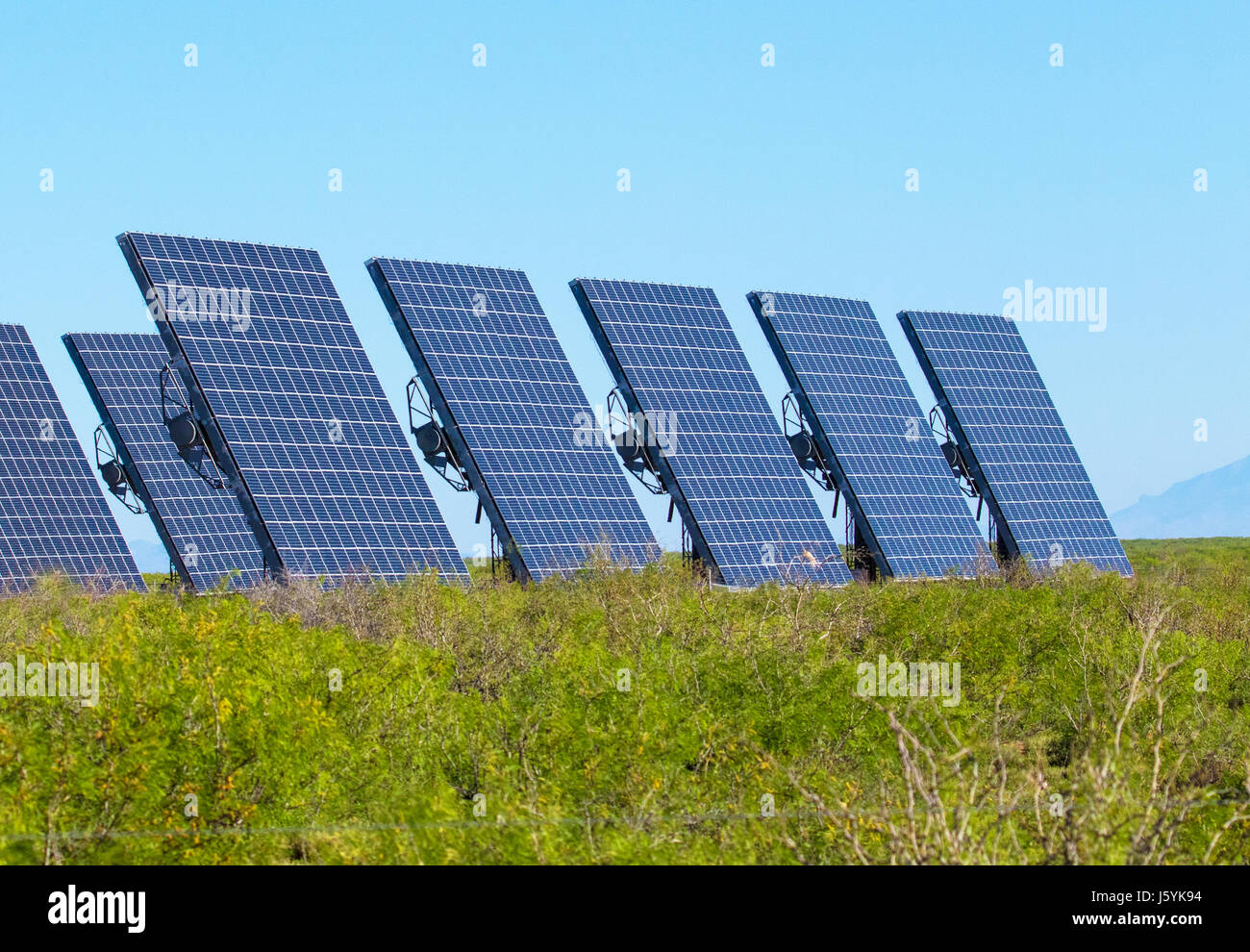 Solar farm business hi-res stock photography and images - Alamy