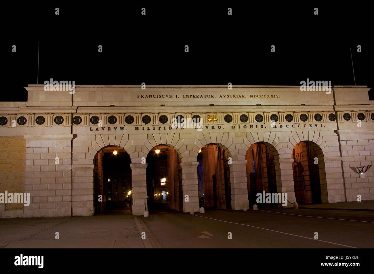night nighttime vienna sightseeing castle gate city night nighttime ...