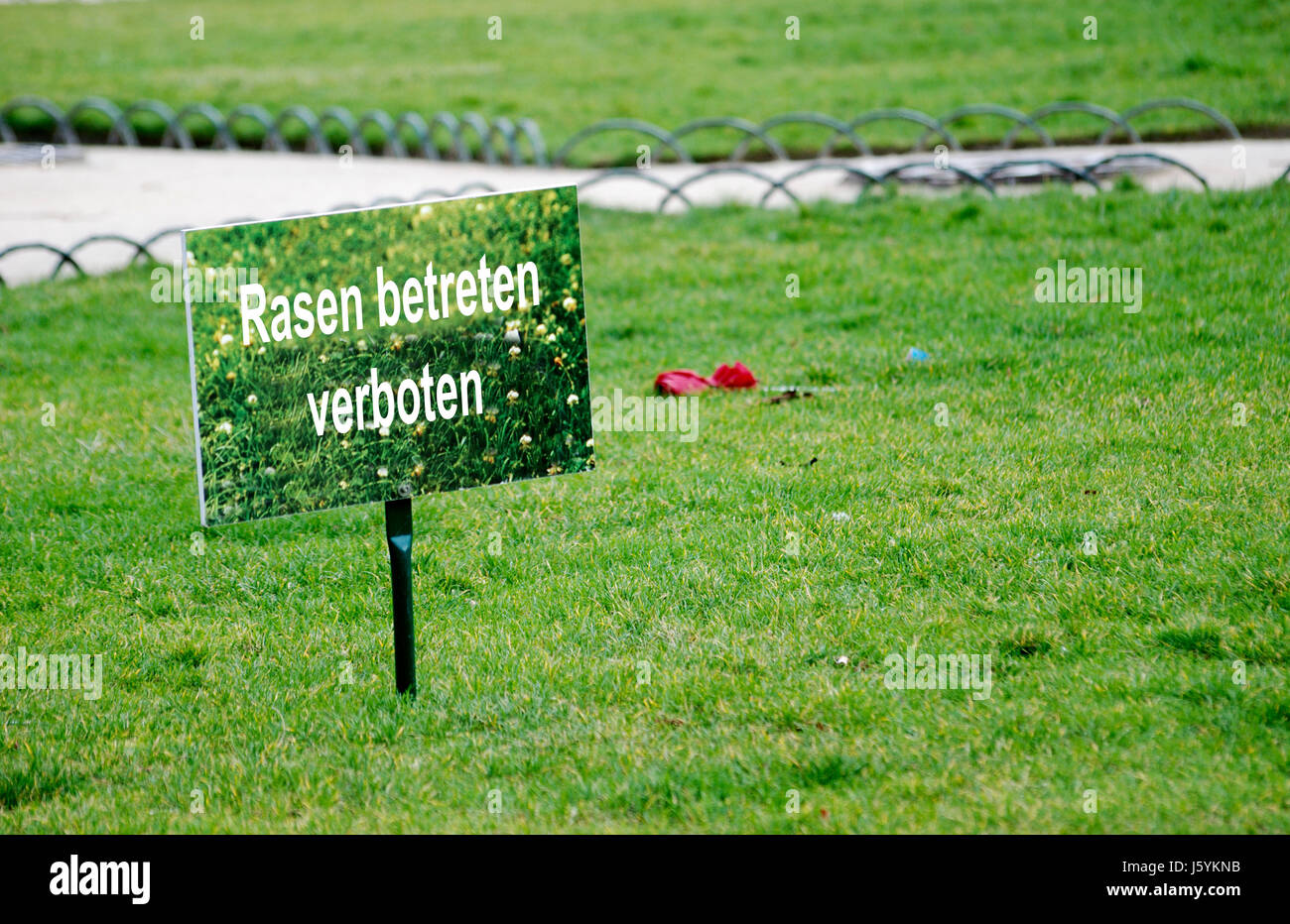 sign signal park garden green gardens ban enter forbid lawn symbolic ...
