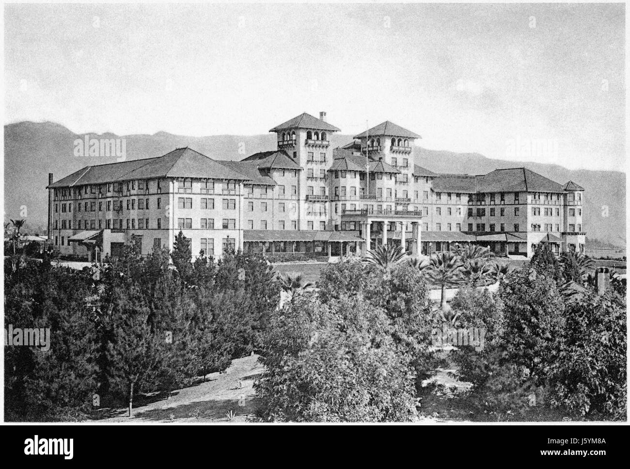 The raymond hotel california hi-res stock photography and images - Alamy