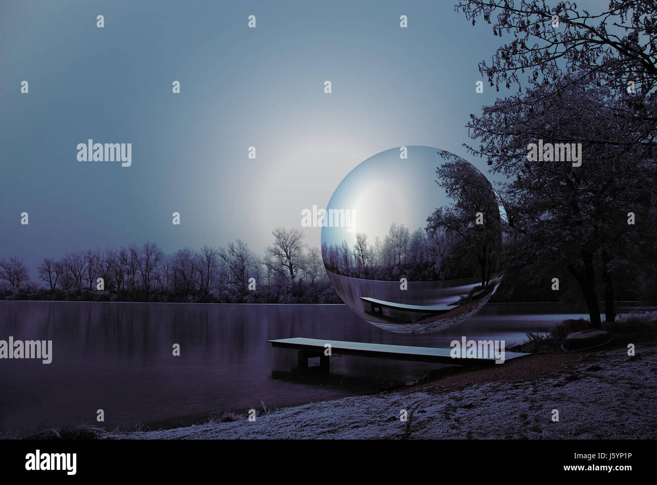 Moonlight lake shore night hi-res stock photography and images - Alamy