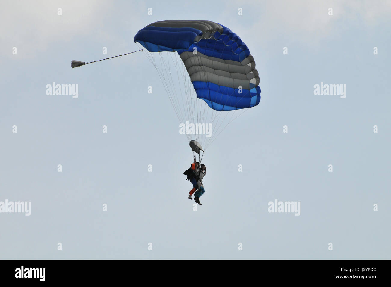 float parachute parachutists levitation fly flies flys flying woman ...