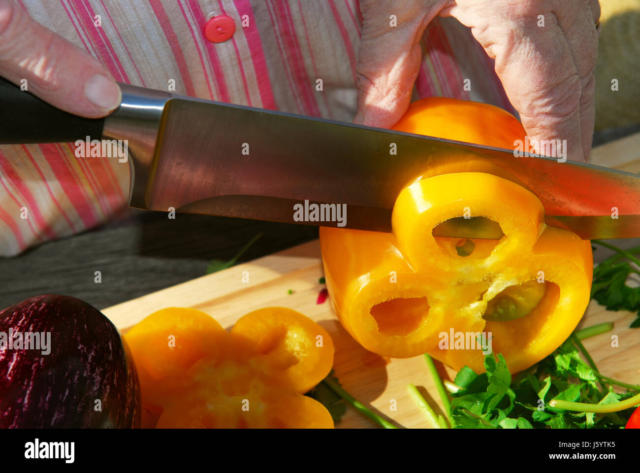 food aliment hand vegetable cut paprika peppers chop arm weapon knive ...