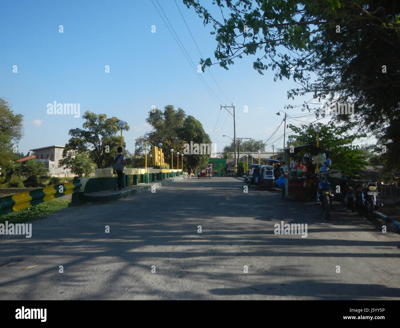 This image shows the roads and infrastructure near Malis Creek and ...