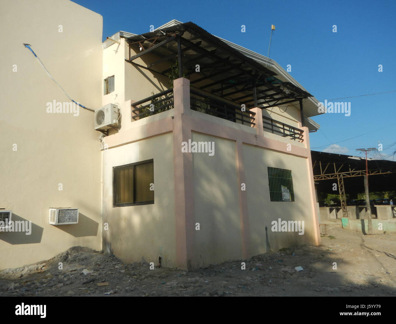 This image depicts the roads and infrastructure near Malis Creek ...