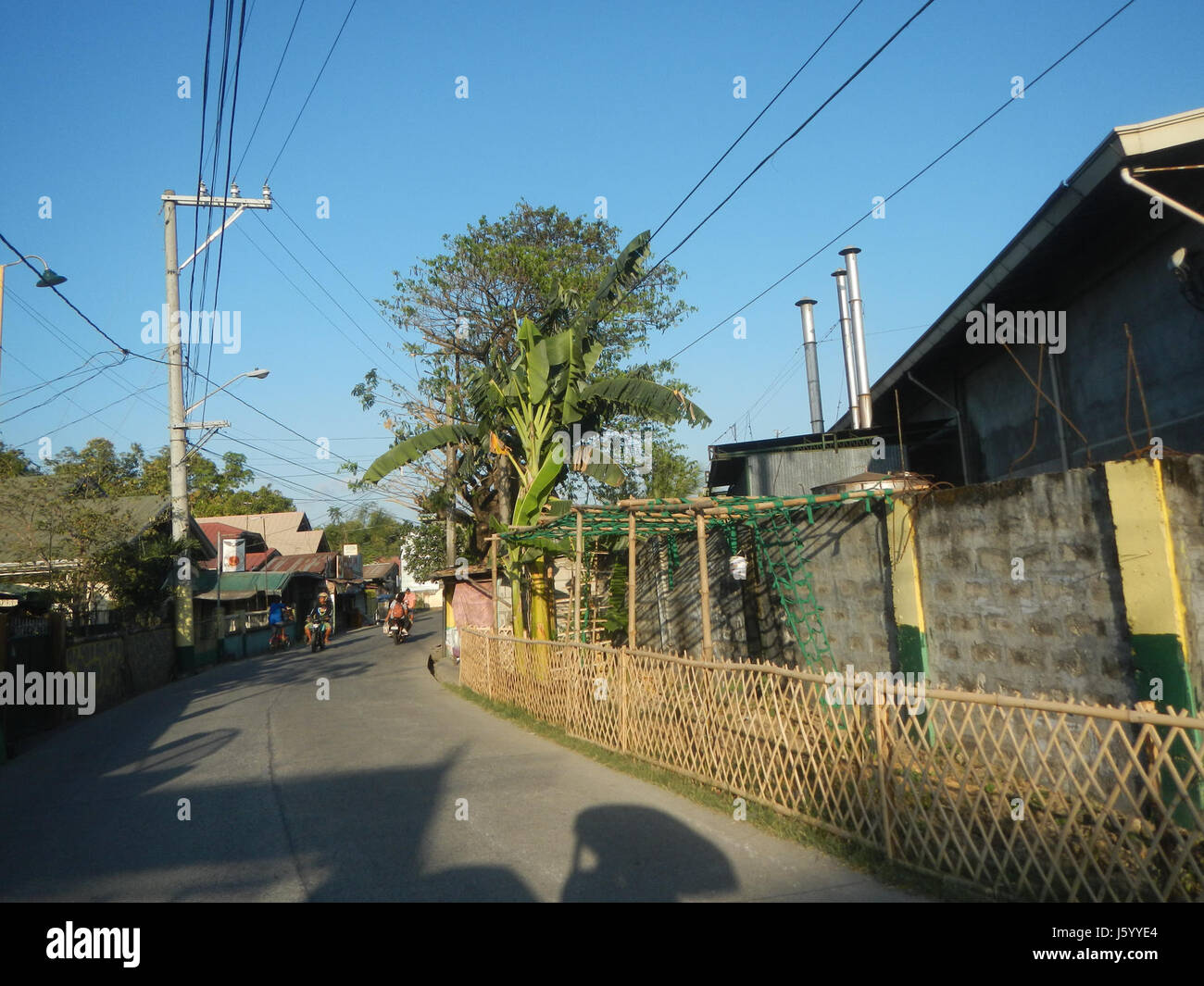 The title refers to welcome signs located at the border of Malis and ...