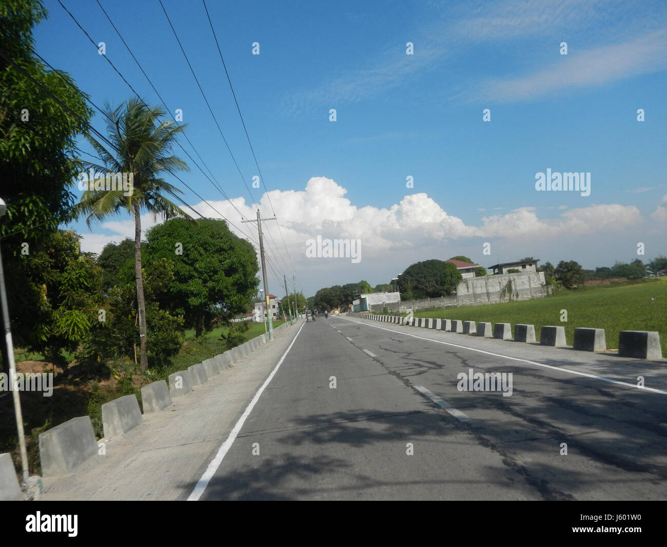 This image showcases roads in the San Isidro area of Santa Monica, San ...
