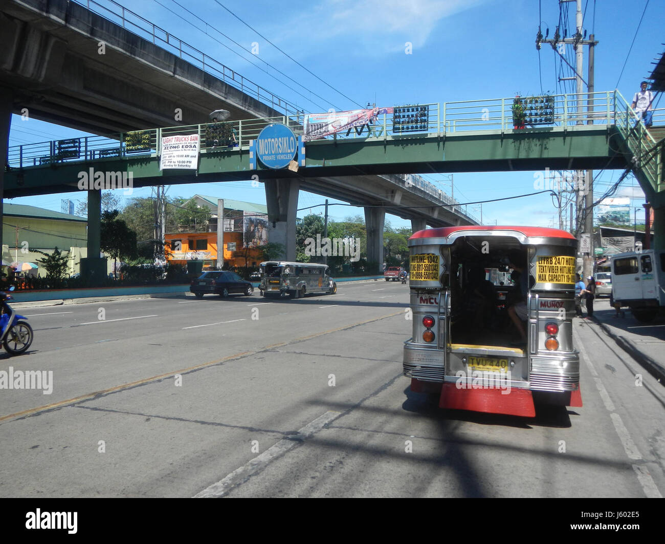 The Katipunan Footbridge in EDSA, located in Bagong Barrio, West ...