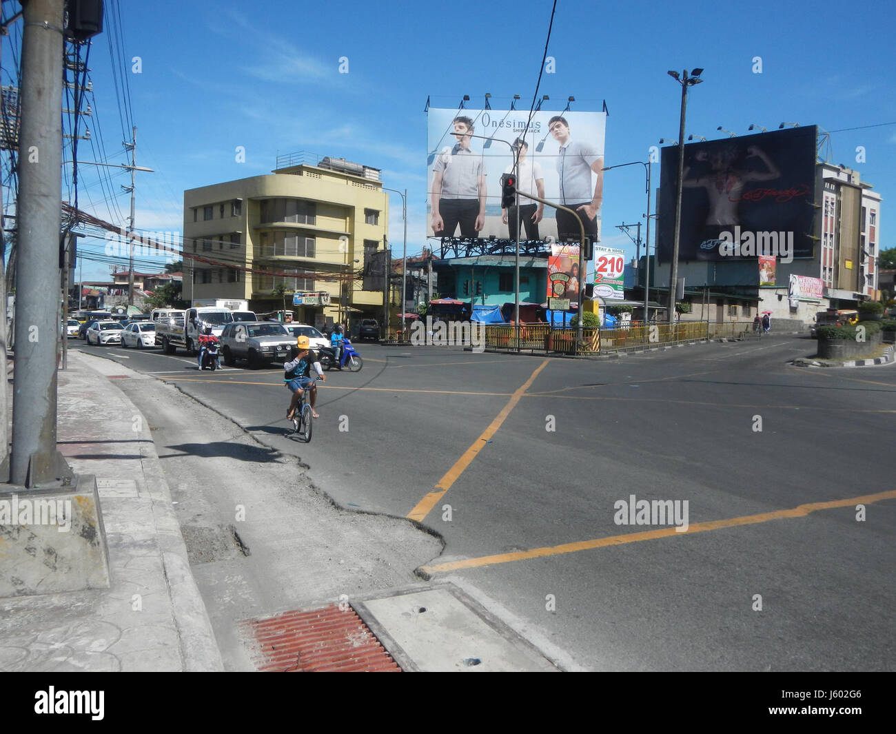The Guadalupe Ferry J P Rizal Cembo Station in Mandaluyong, Makati City ...