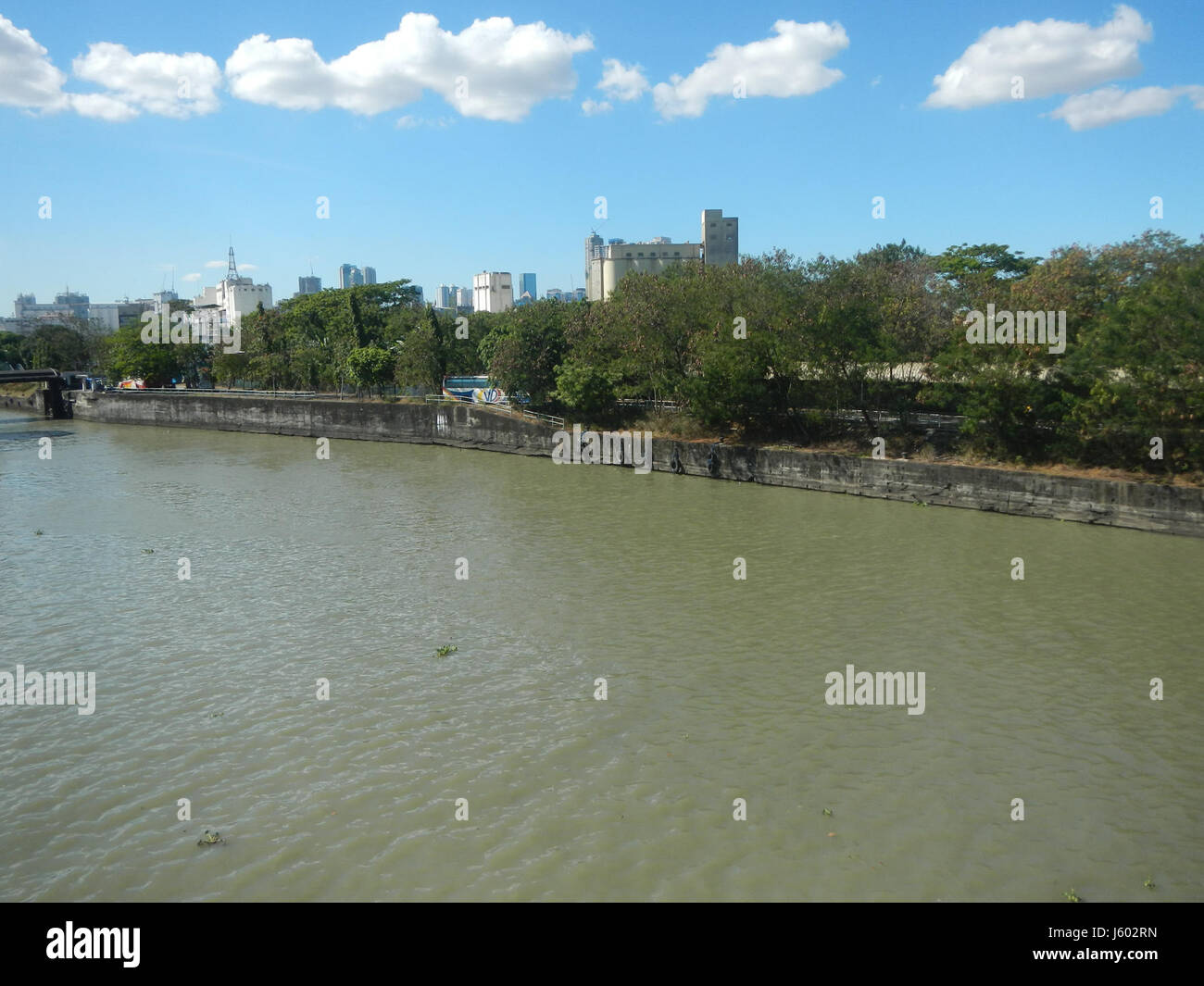 The flood control project along the Pasig River, particularly near the ...