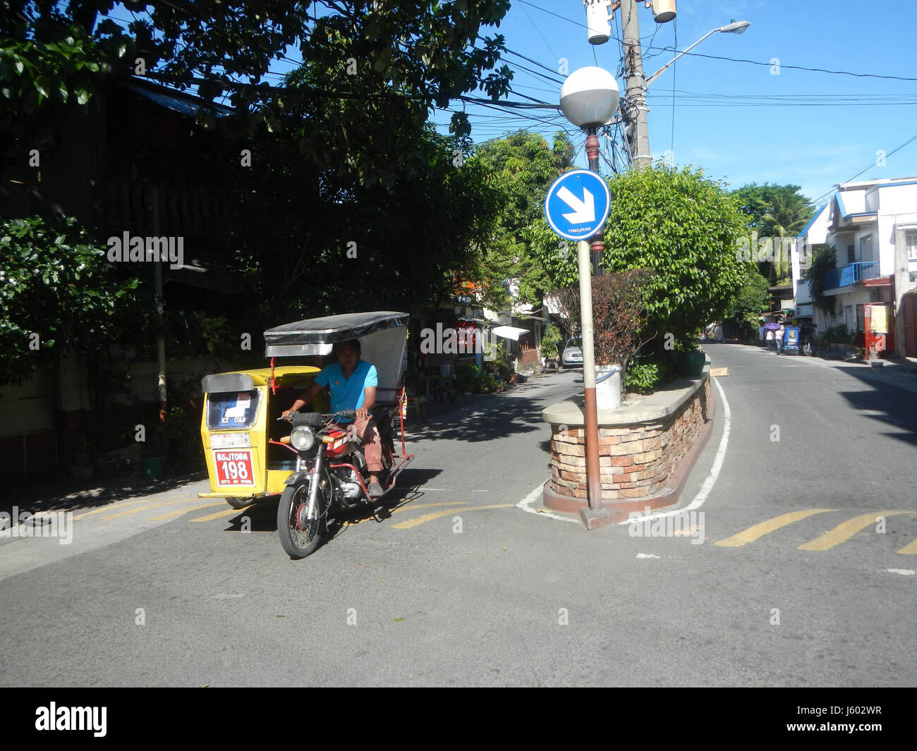 Flood control efforts at the Sumilang Buting Bridge in Pasig City focus ...
