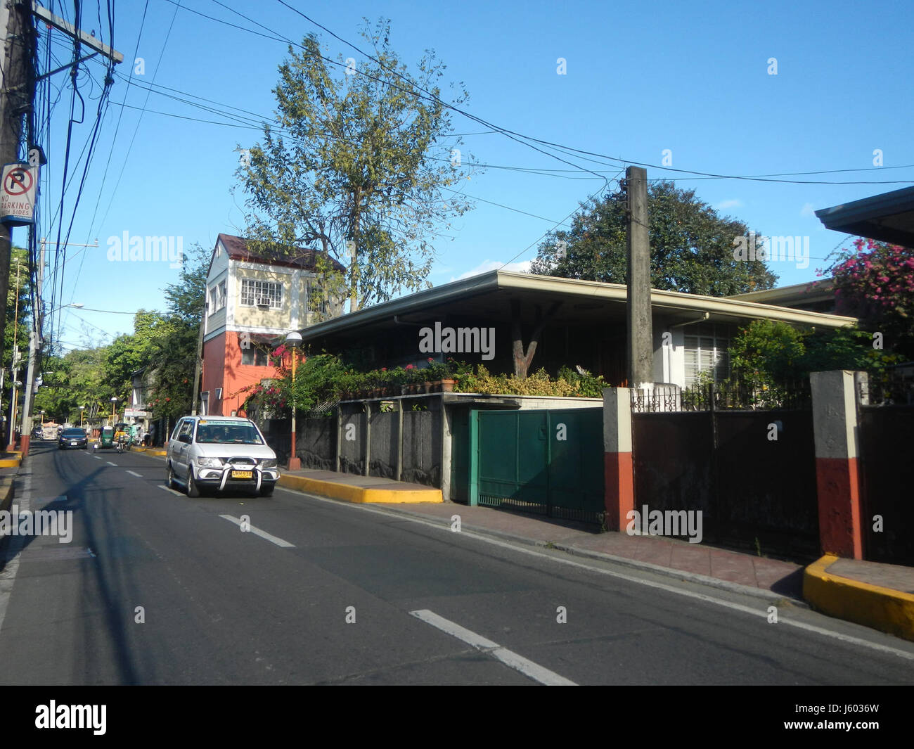 The Santa Rosa Bridge connects Bagong Ilog and Bagong Katipunan in ...
