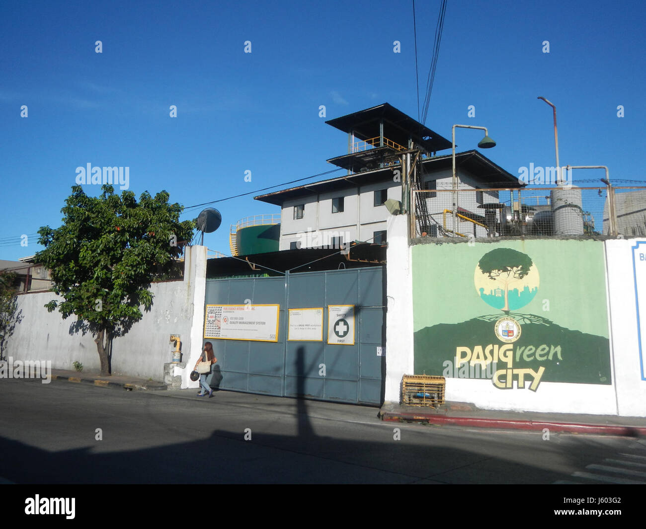 03758 Avis Street Bagong Ilog, Pasig City 22 Stock Photo - Alamy