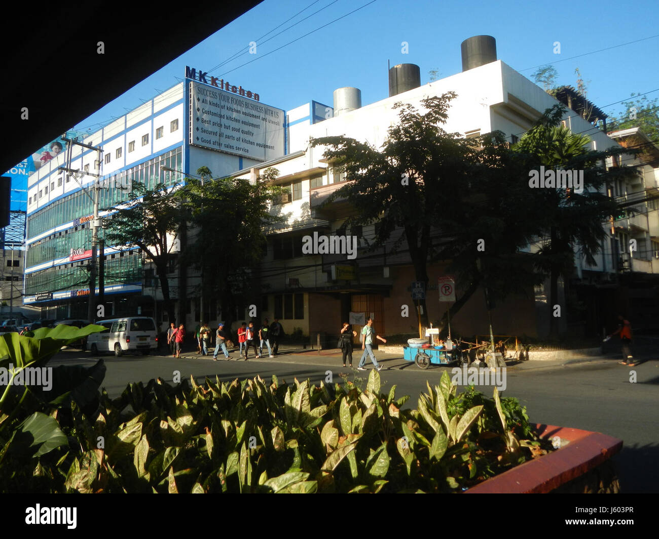 This photograph depicts E. Rodriguez, Jr. Avenue, located in Bagong ...
