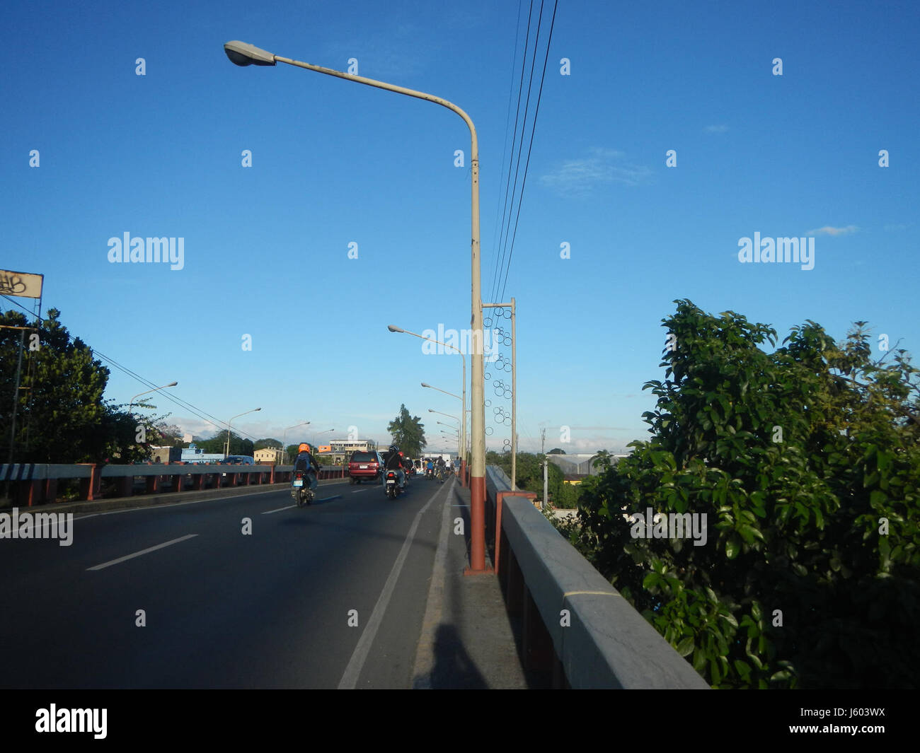 Vargas Bridge connects the areas of Kapasigan and Bagong Ilog, running ...