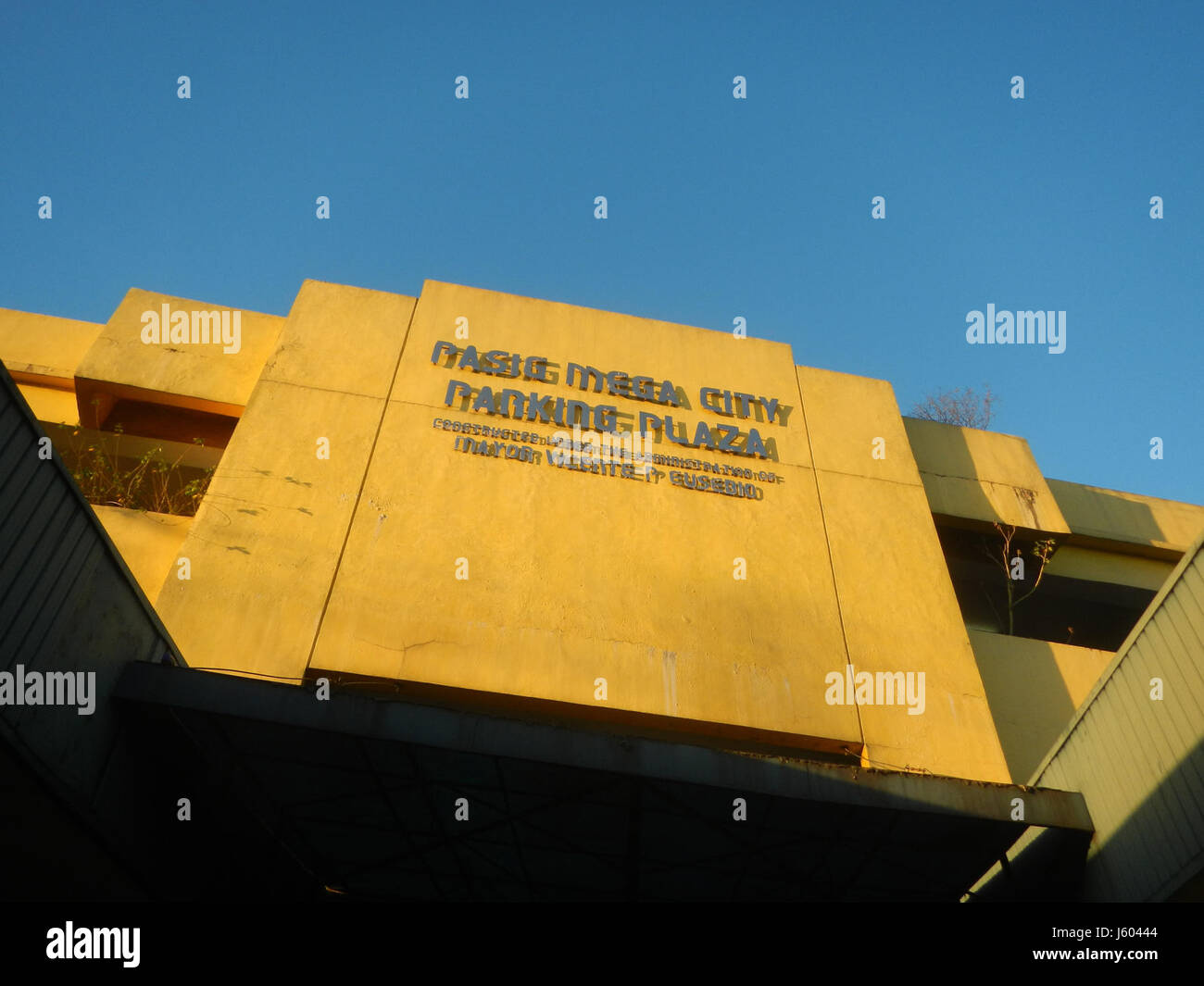 04190 Pasig City Hall Compound Revolving Tower Mega Market Parking 19 ...