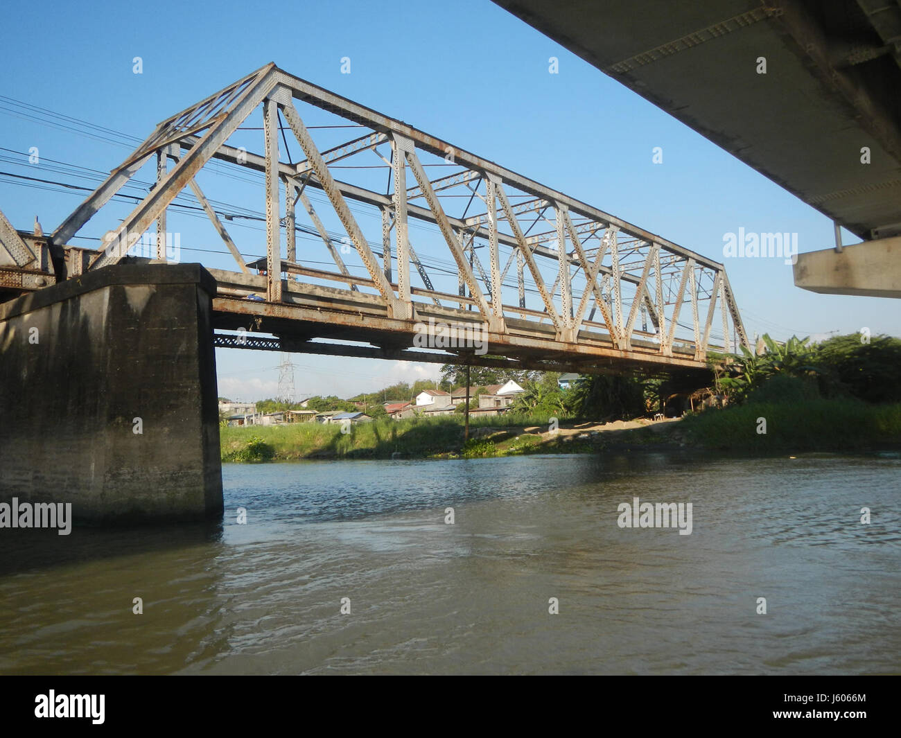 This entry references the Old and New Sulipan and Apalit bridges ...