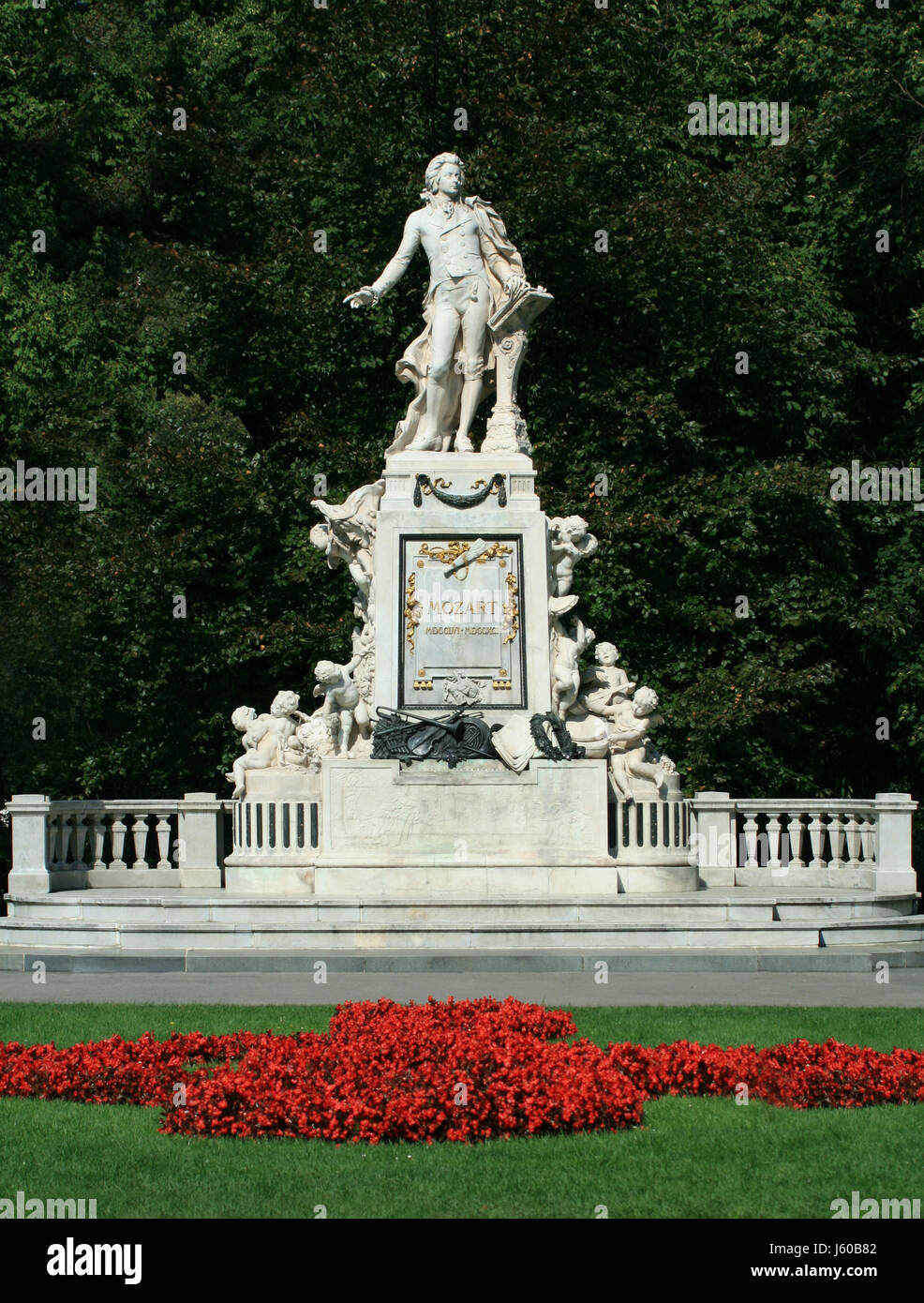 monument memorial park statue vienna austrians monument memorial park ...