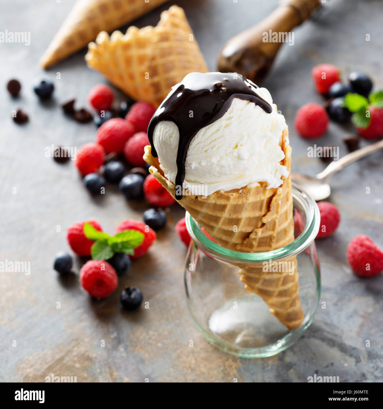 Cone scoop hi-res stock photography and images - Alamy
