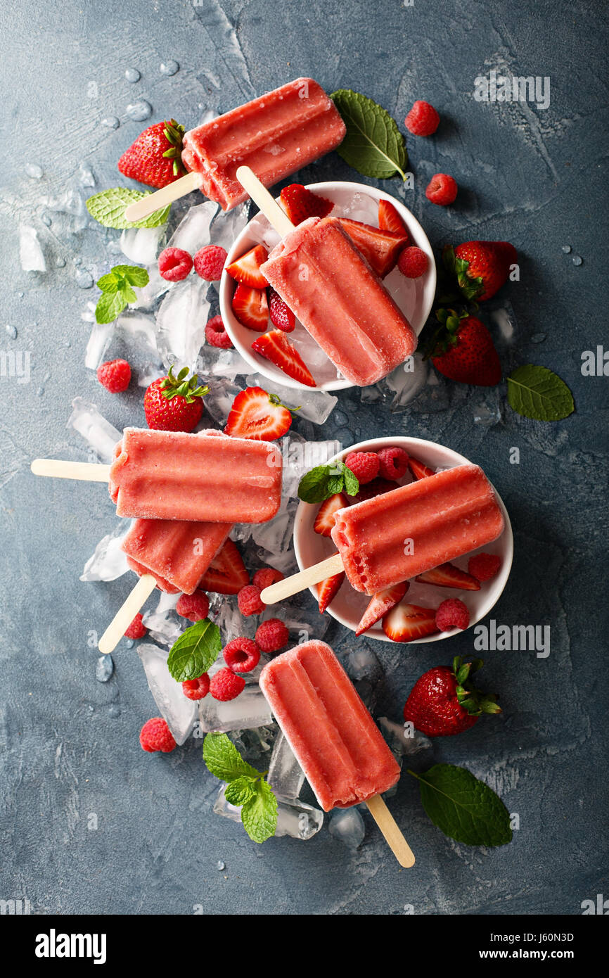 Strawberry and raspberry popsicles Stock Photo - Alamy