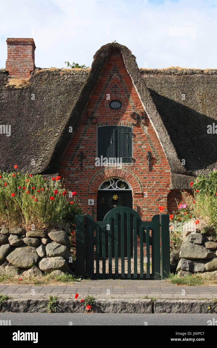 house home dwelling house residential building building sidewalk sylt ...