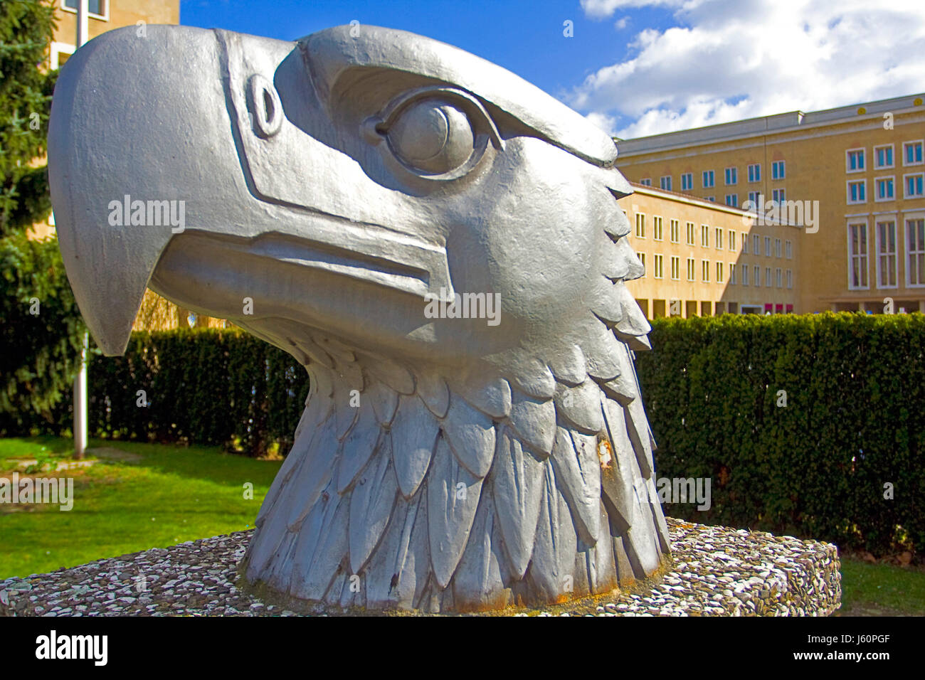 Eagle square hi-res stock photography and images - Alamy