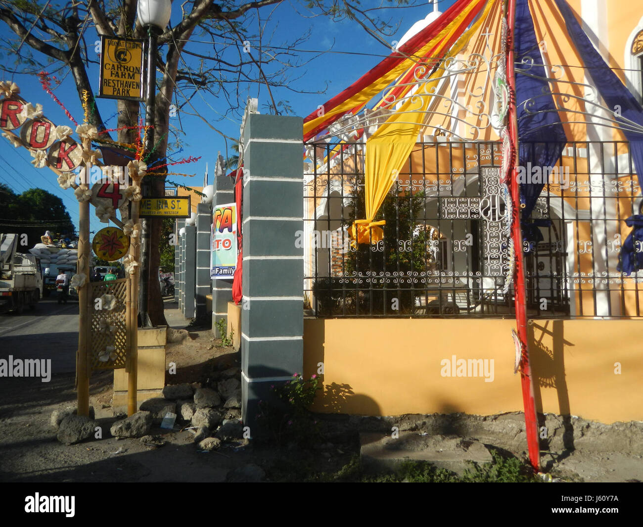 This map illustrates the roads, schools, and notable locations around ...