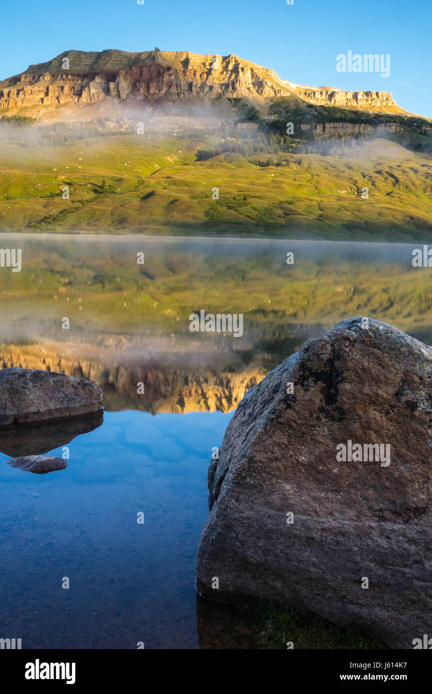 Beautiful sunrise illuminating Beartooth Butte and Lake in Montana ...