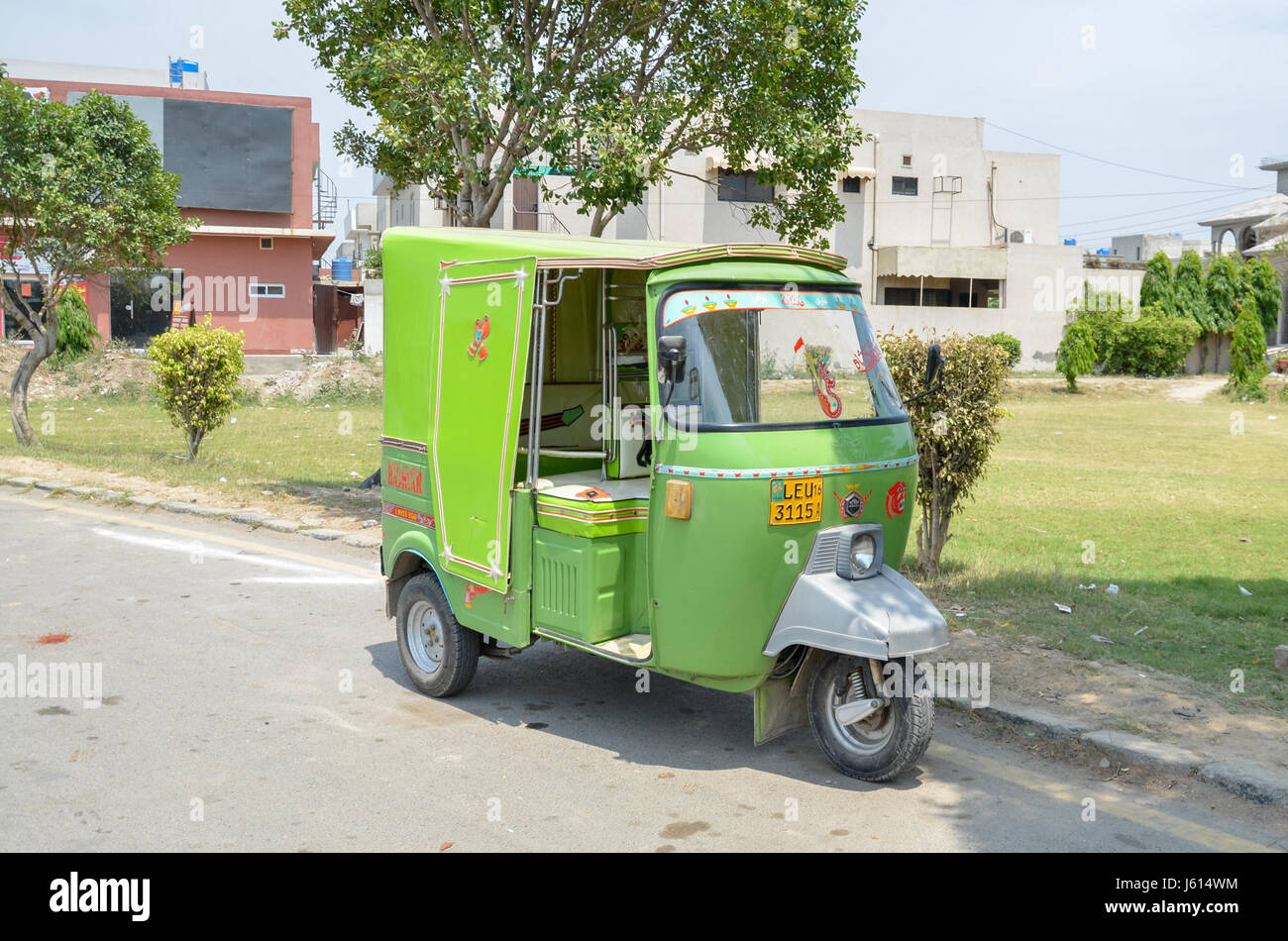 Rikshaw at Lahore, Punjab, Pakistan Stock Photo - Alamy