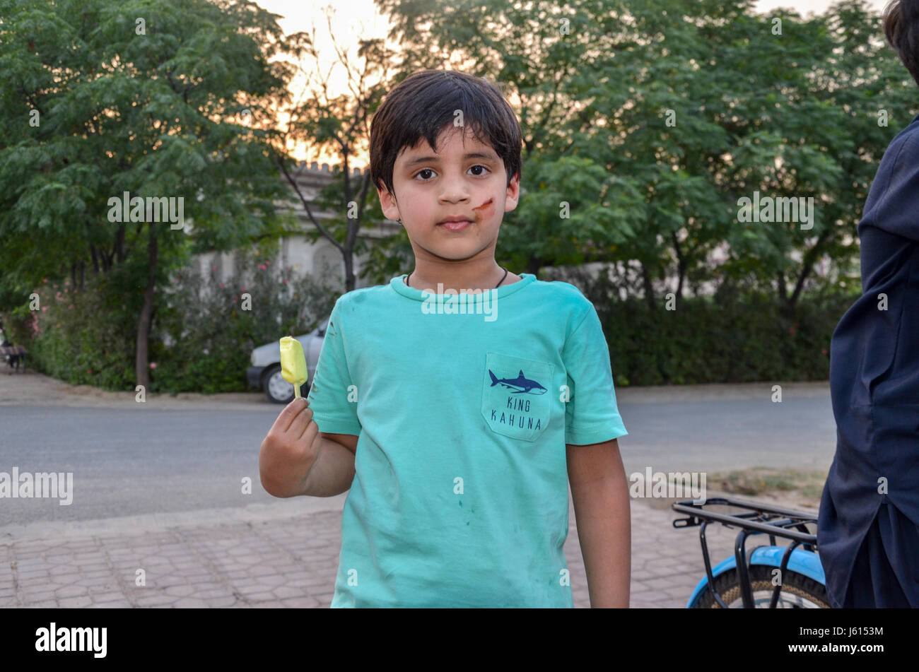 Pakistani Kids Enjoying Ice Cream in Lahore, Pakistan Stock Photo - Alamy