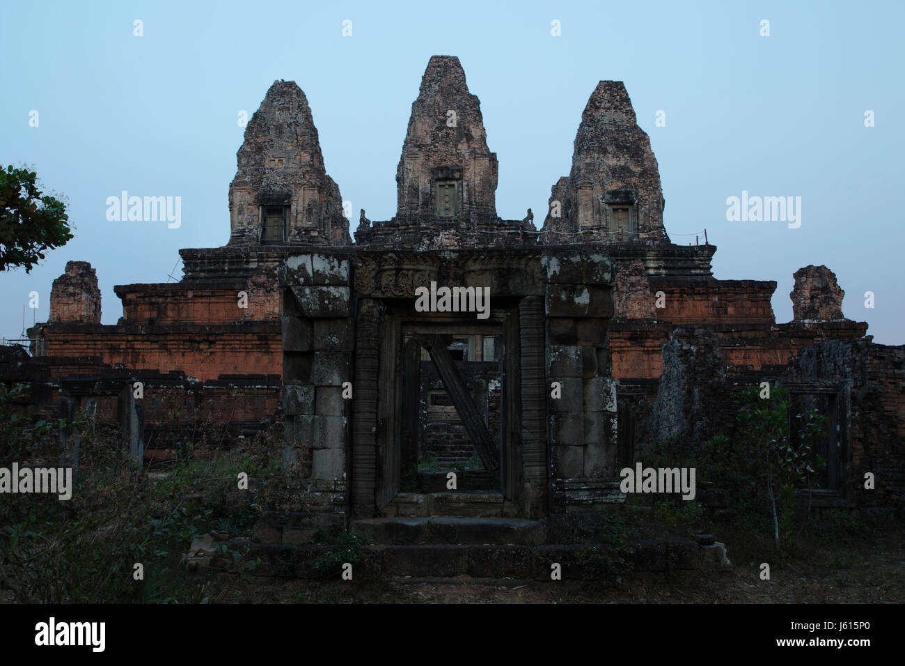 Hindu khmer empire temple hi-res stock photography and images - Alamy