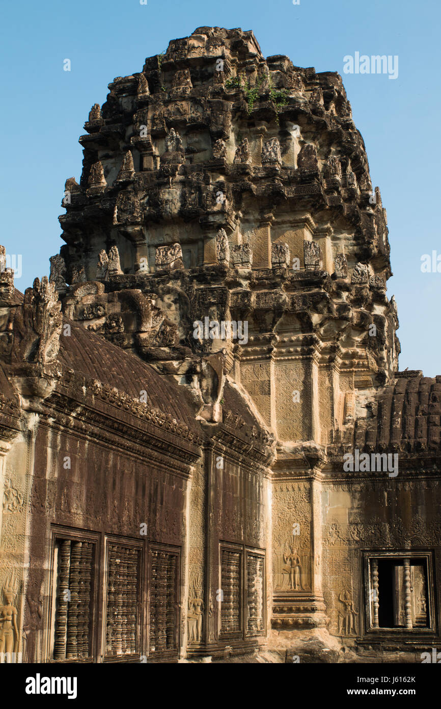 The spire of the main entrance to Angkor Wat Stock Photo - Alamy