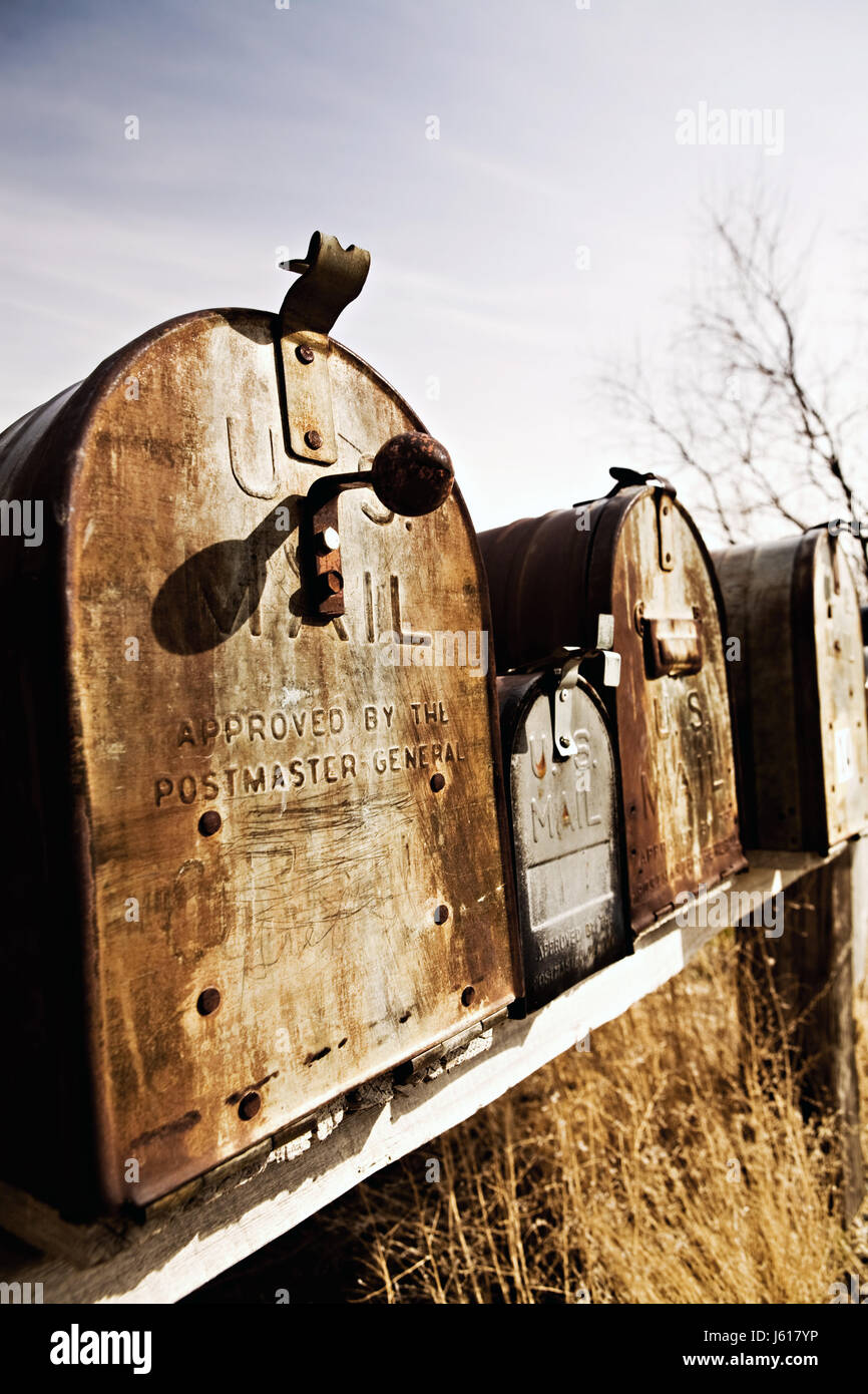 Vintage us mailbox hi-res stock photography and images - Alamy