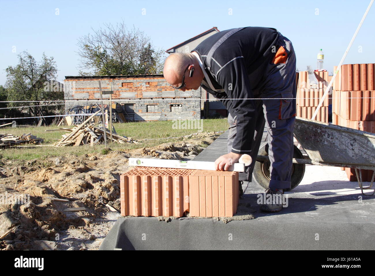 Workers brickwork hi-res stock photography and images - Alamy