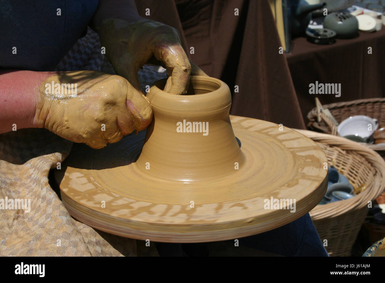 hand hands disc plate filigree hand disc plate pot scratch filigree ...