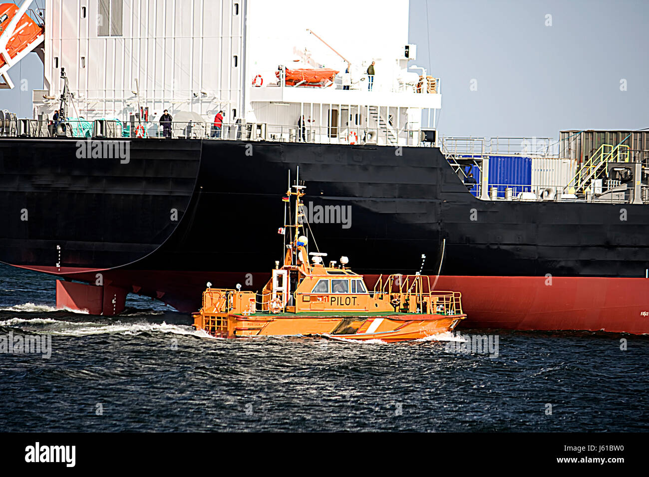 container ship harbor transport logistics harbours import export cargo ...