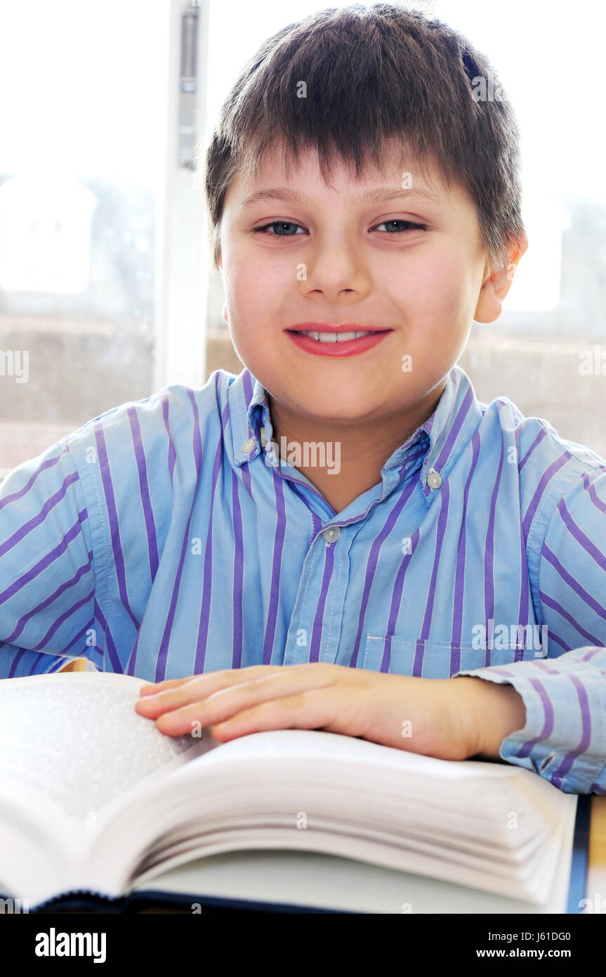 Child large pupils eye hi-res stock photography and images - Alamy