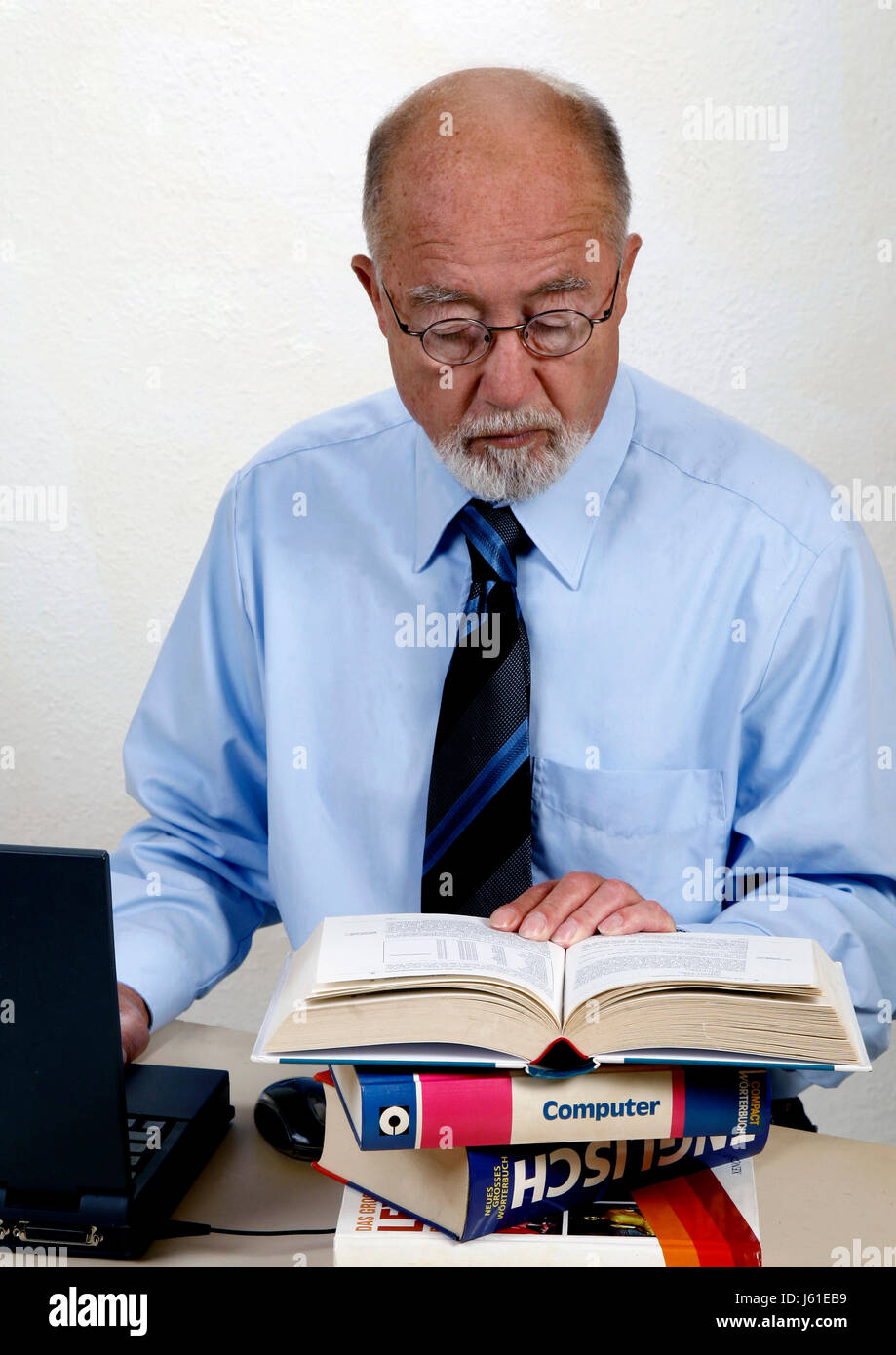 man at computer Stock Photo - Alamy