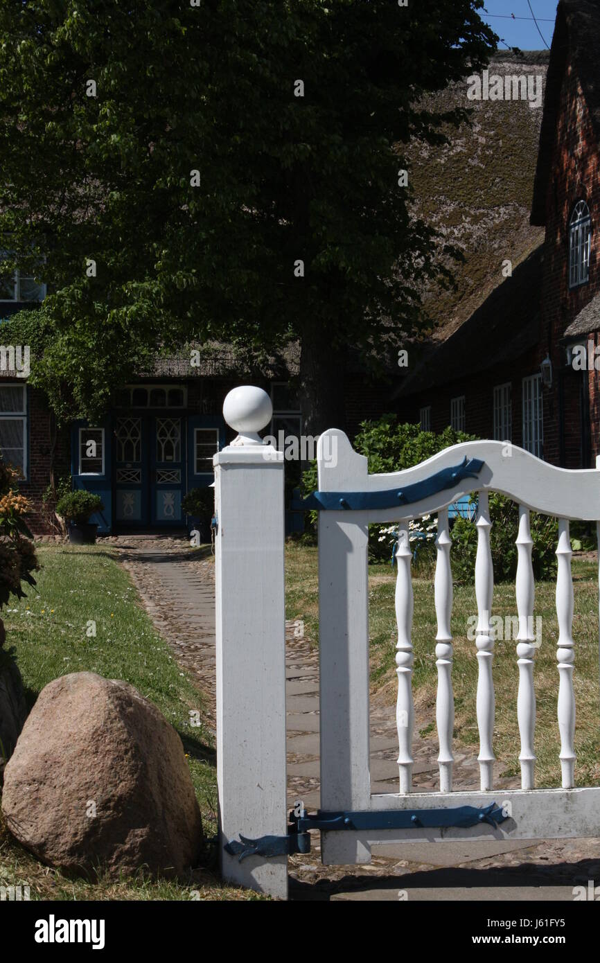 goal passage gate archgway gantry sylt idyllic welcome inviting house ...