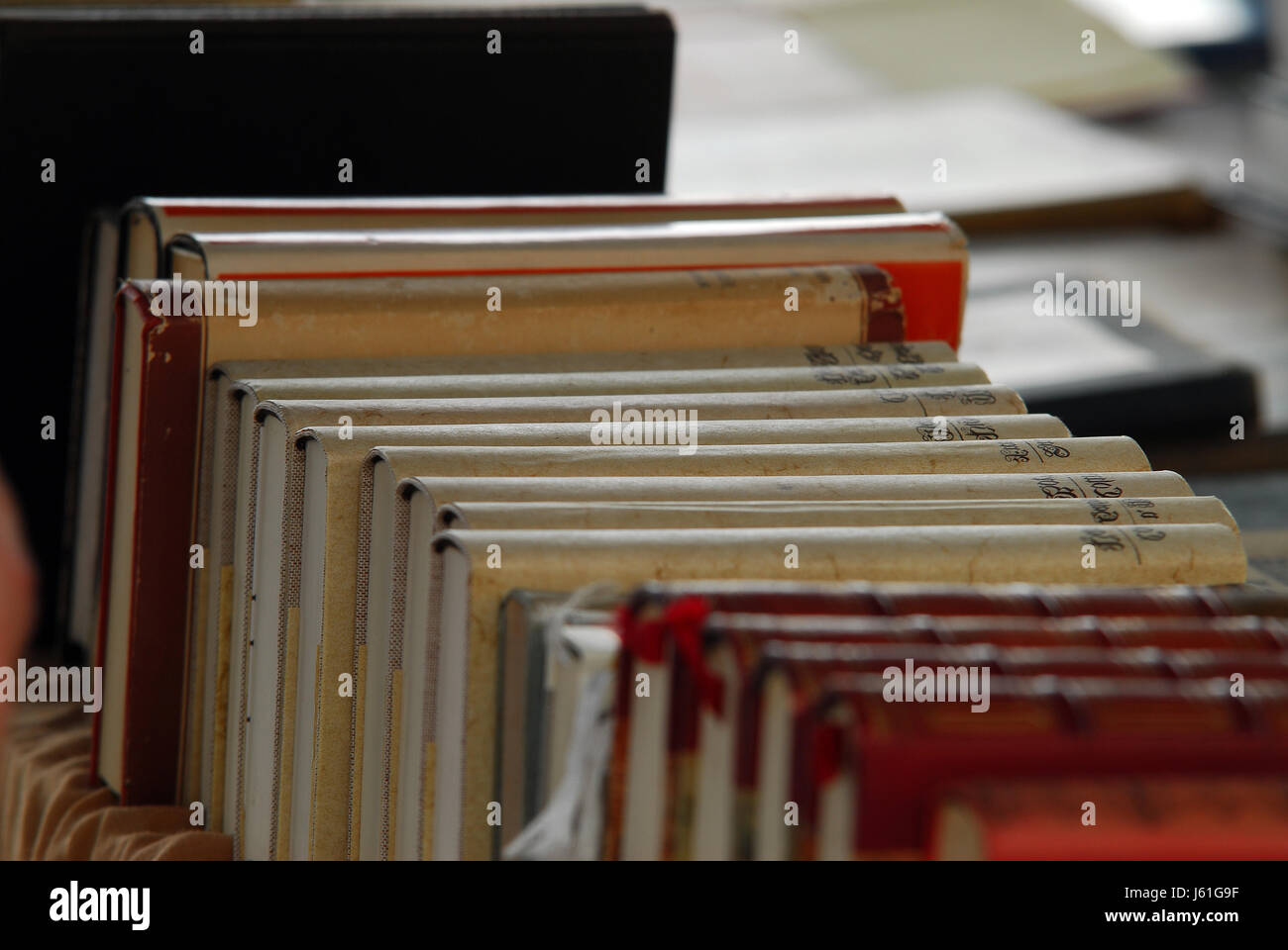 Hand bound books hi-res stock photography and images - Alamy