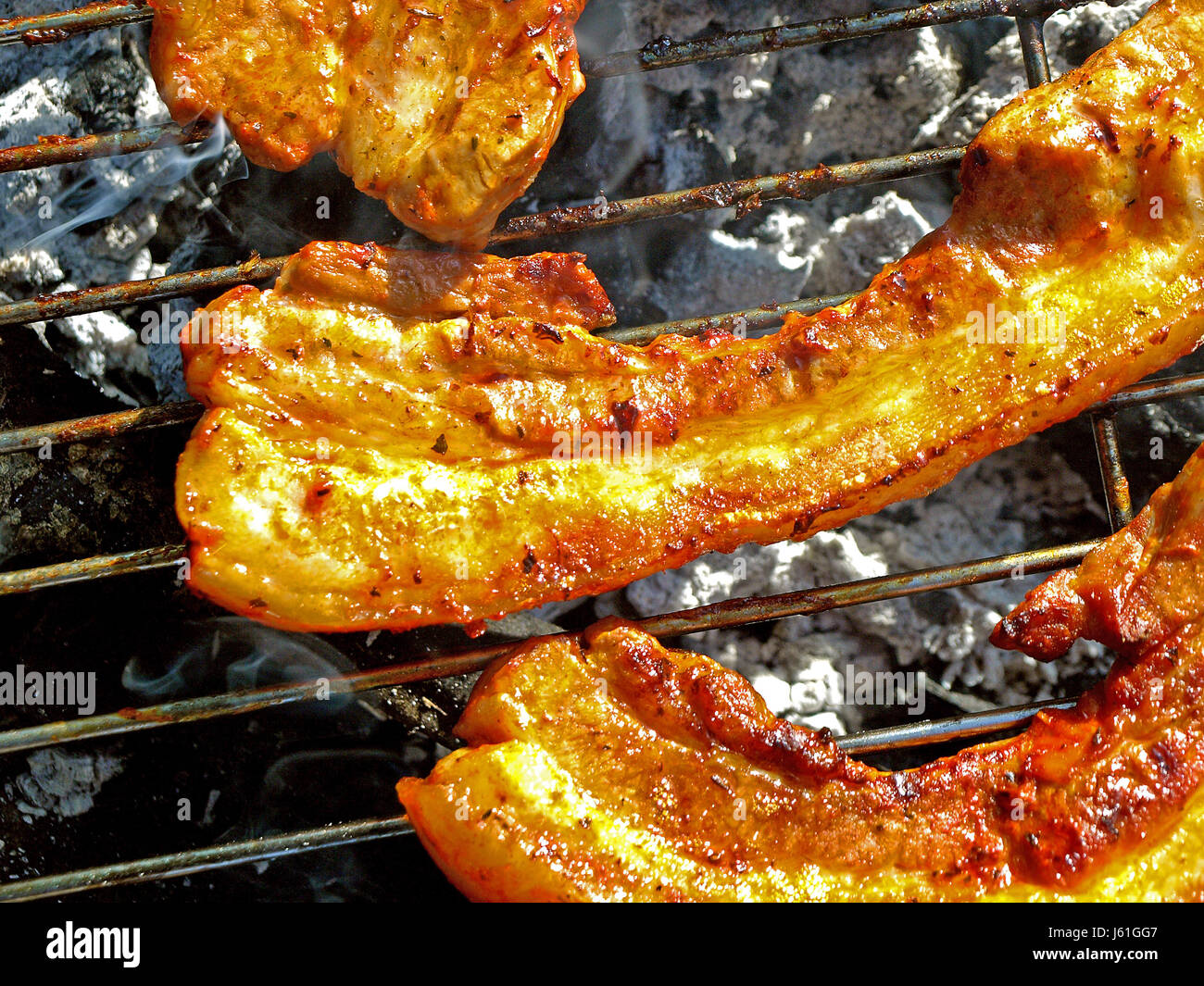 Barbecue holzkohlegrill hi-res stock photography and images - Alamy