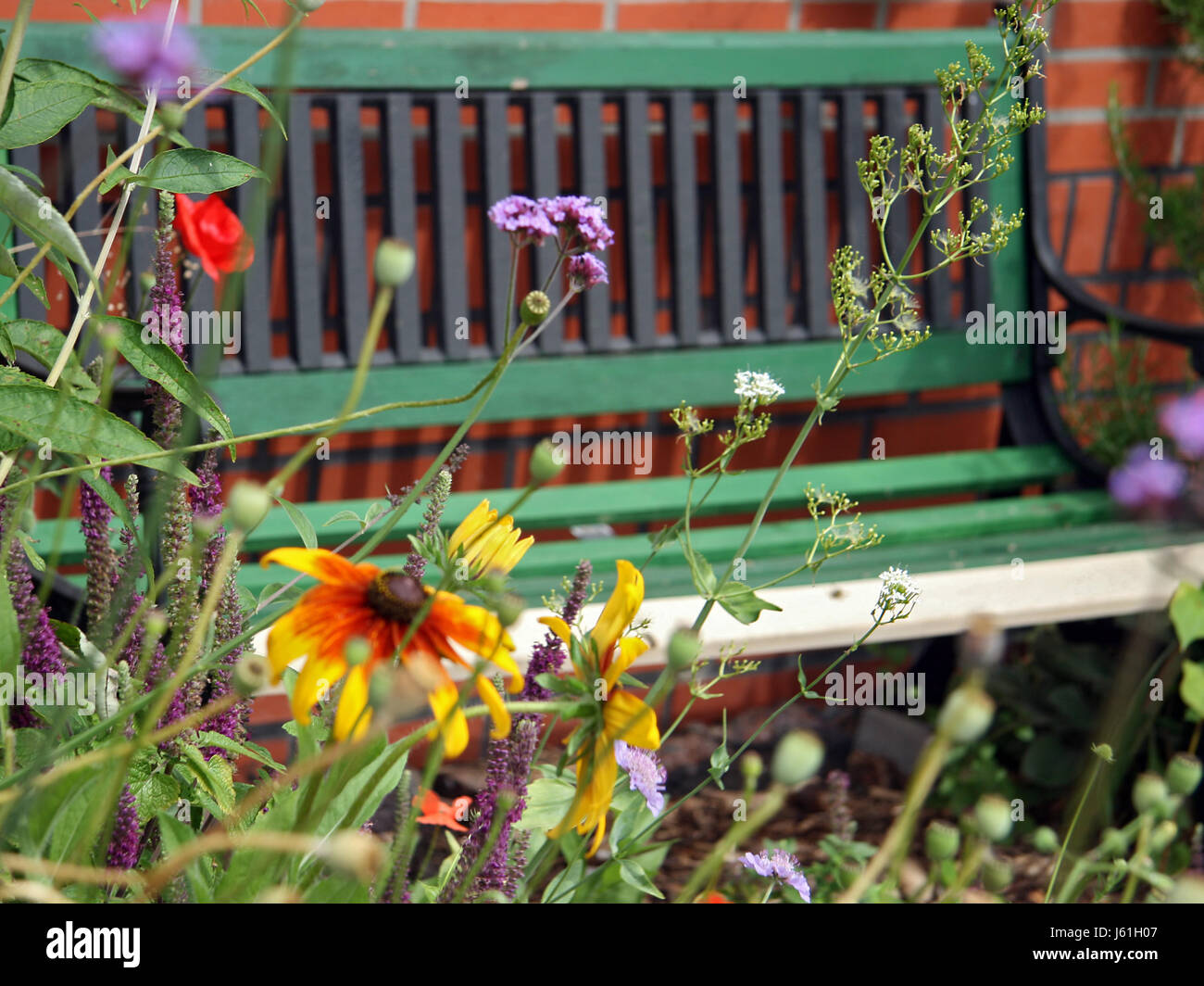 idyll garden idyllic gardens comfortable seat bench park bench summer ...