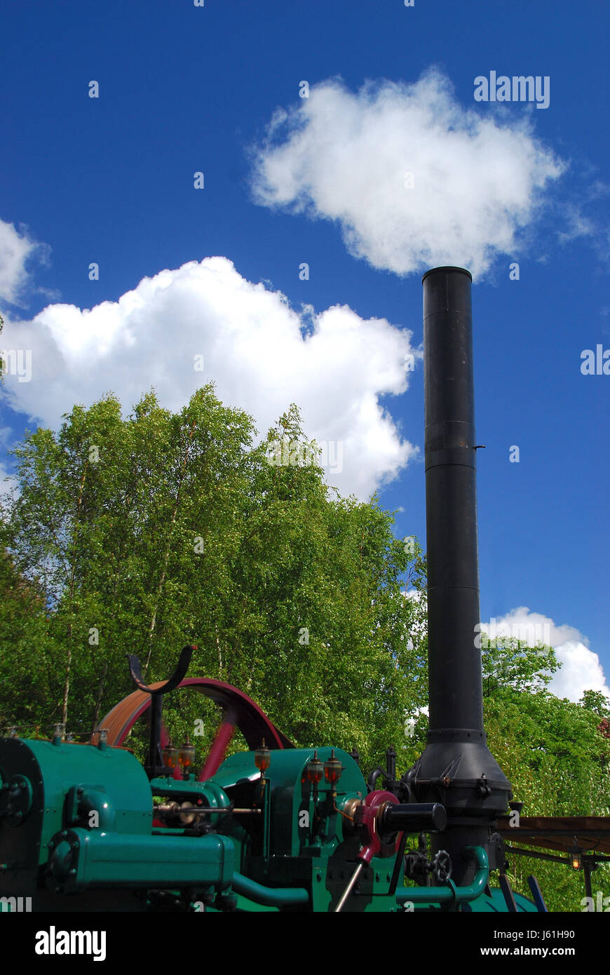 smoke smoking smokes fume engine drive motor steam steam-engine smoke ...